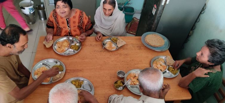 Jivanrang Care Center - Paid Old Age Homes | The Parents Care